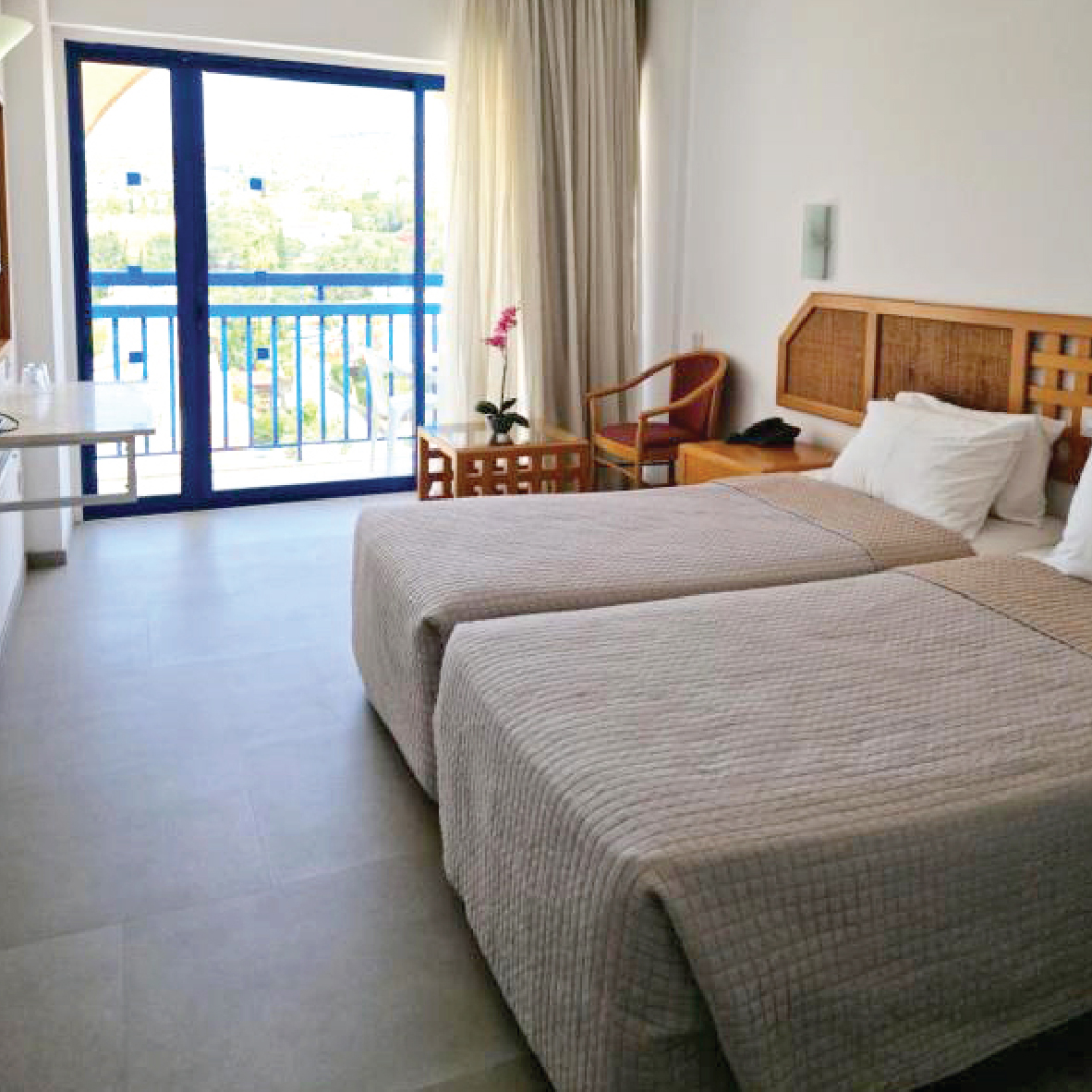 ΔΑΠΕΔΑ ΒΙΝΥΛΙΟΥ RVT - Epiphaniou Group